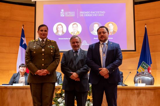 Ex alumnos General Karina Soza y Fiscal Mario Carrera reciben Premio ...